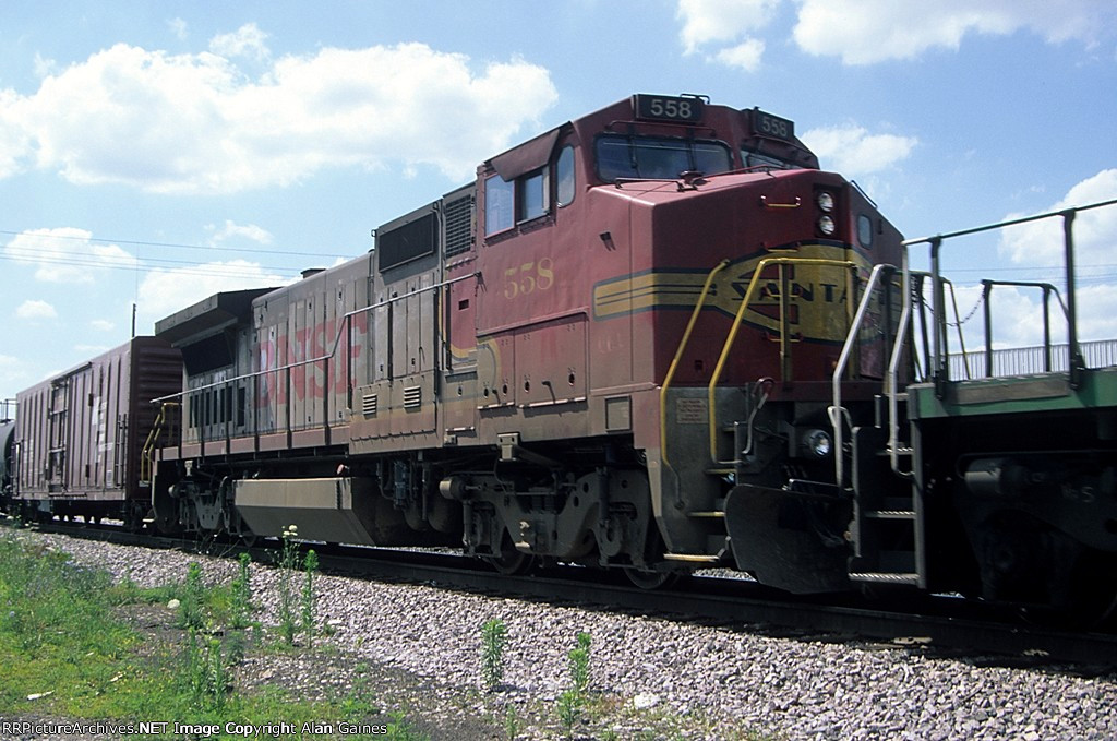 BNSF B40-8W 558